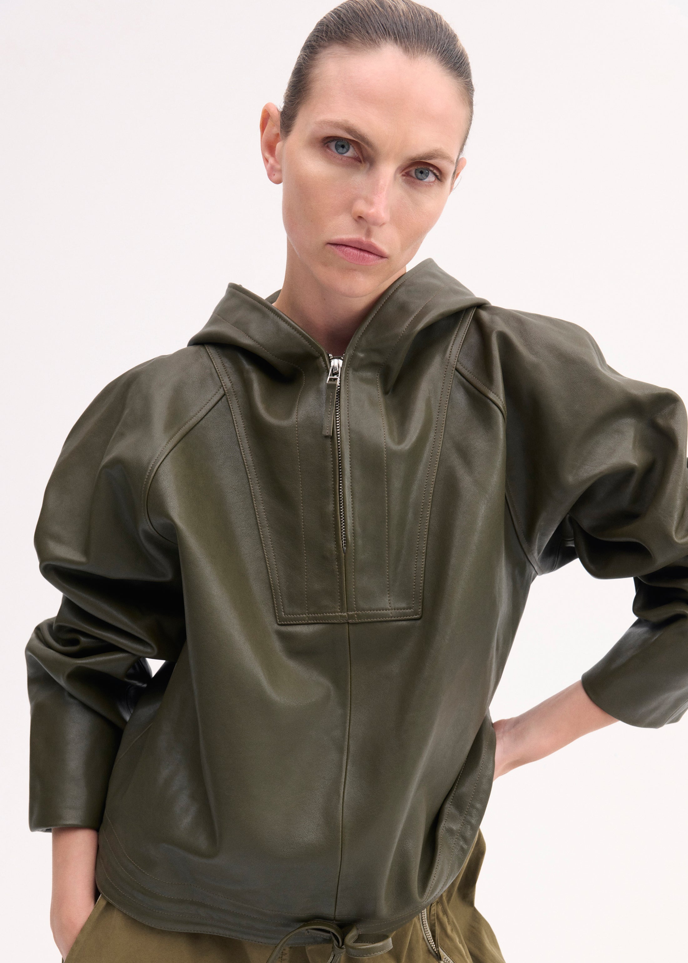 Workwear Pullover in Leather - Olive | CO
